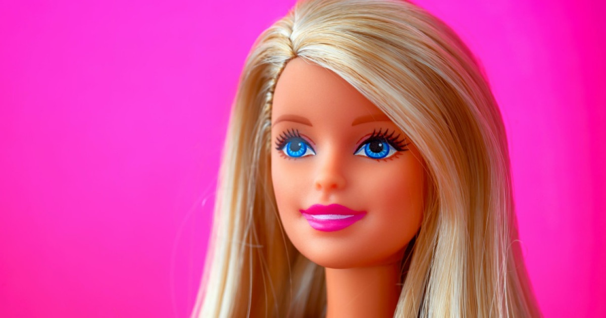 Ő a magyar Barbie baba, aki túl szépnek tartja magát ahhoz, hogy ...