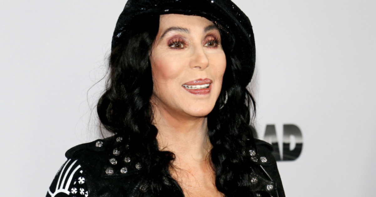 Cher és 40 évvel fiatalabb szerelme a vörös szőnyegen mutatták meg ...